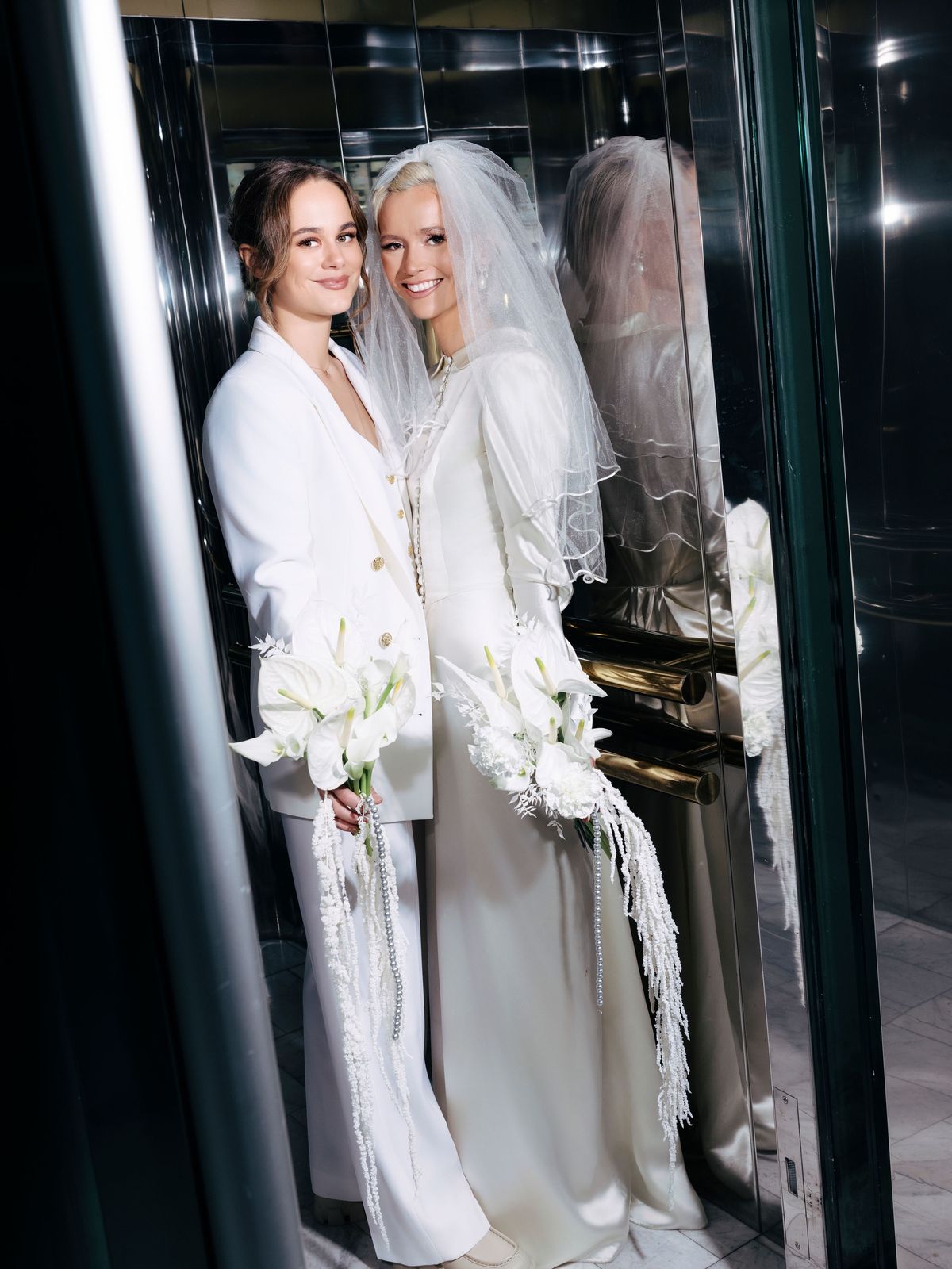 The bride rewore her grandmother’s wedding dress from 1950 to marry in ...