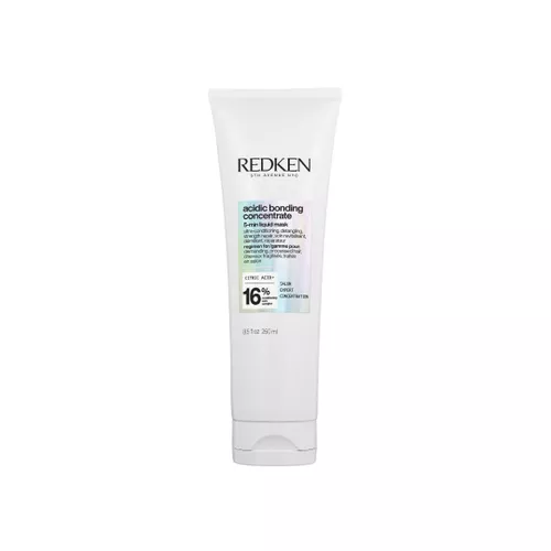 How to layer your hair products the right way - Vogue Scandinavia