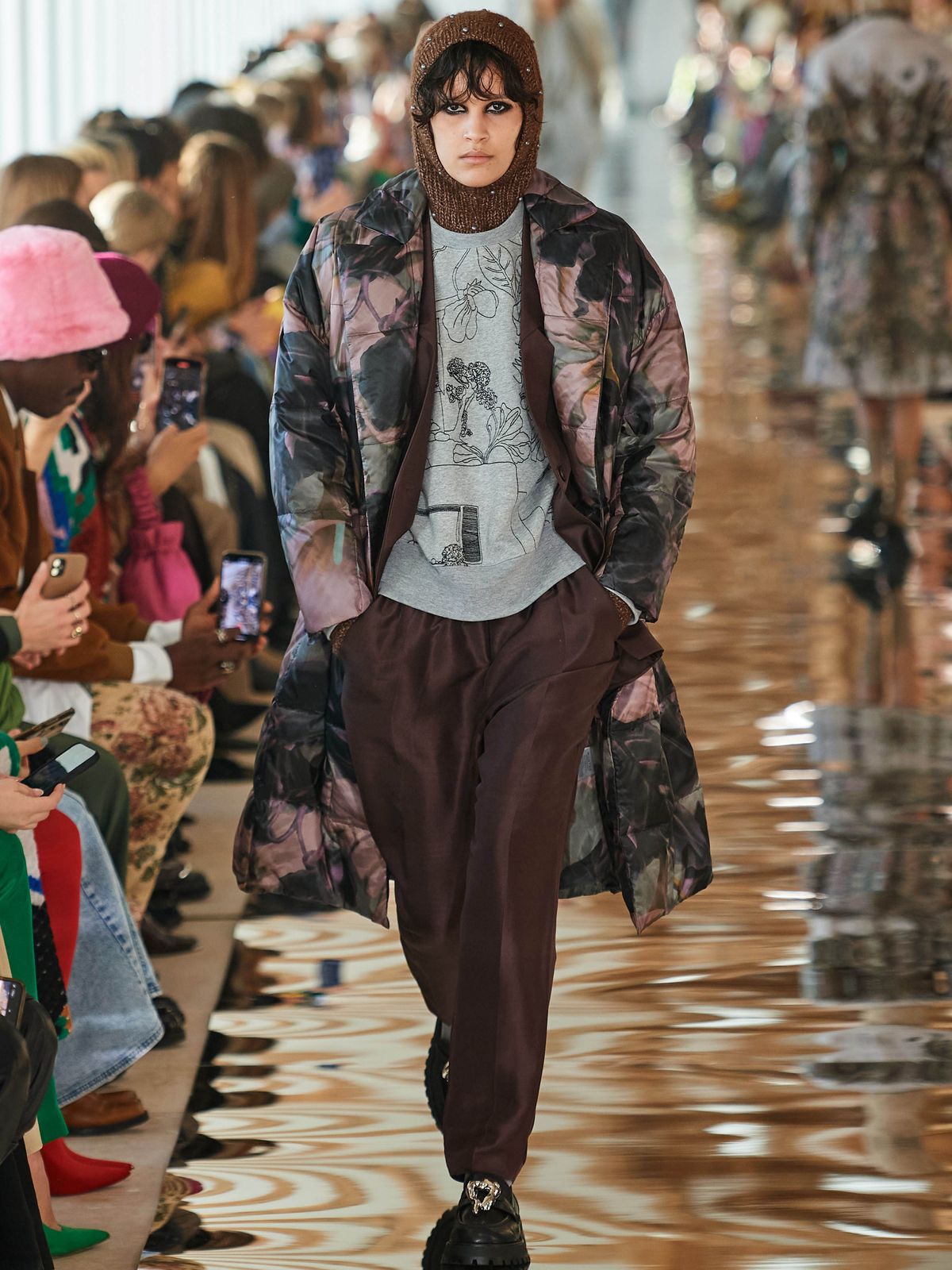 See all the new looks from Munthe’s AW23 runway collection - Vogue ...