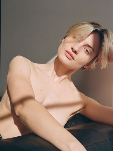 Photographer Jacqueline Landvik captures her sister Sofie’s “true beauty” in these intimate ...