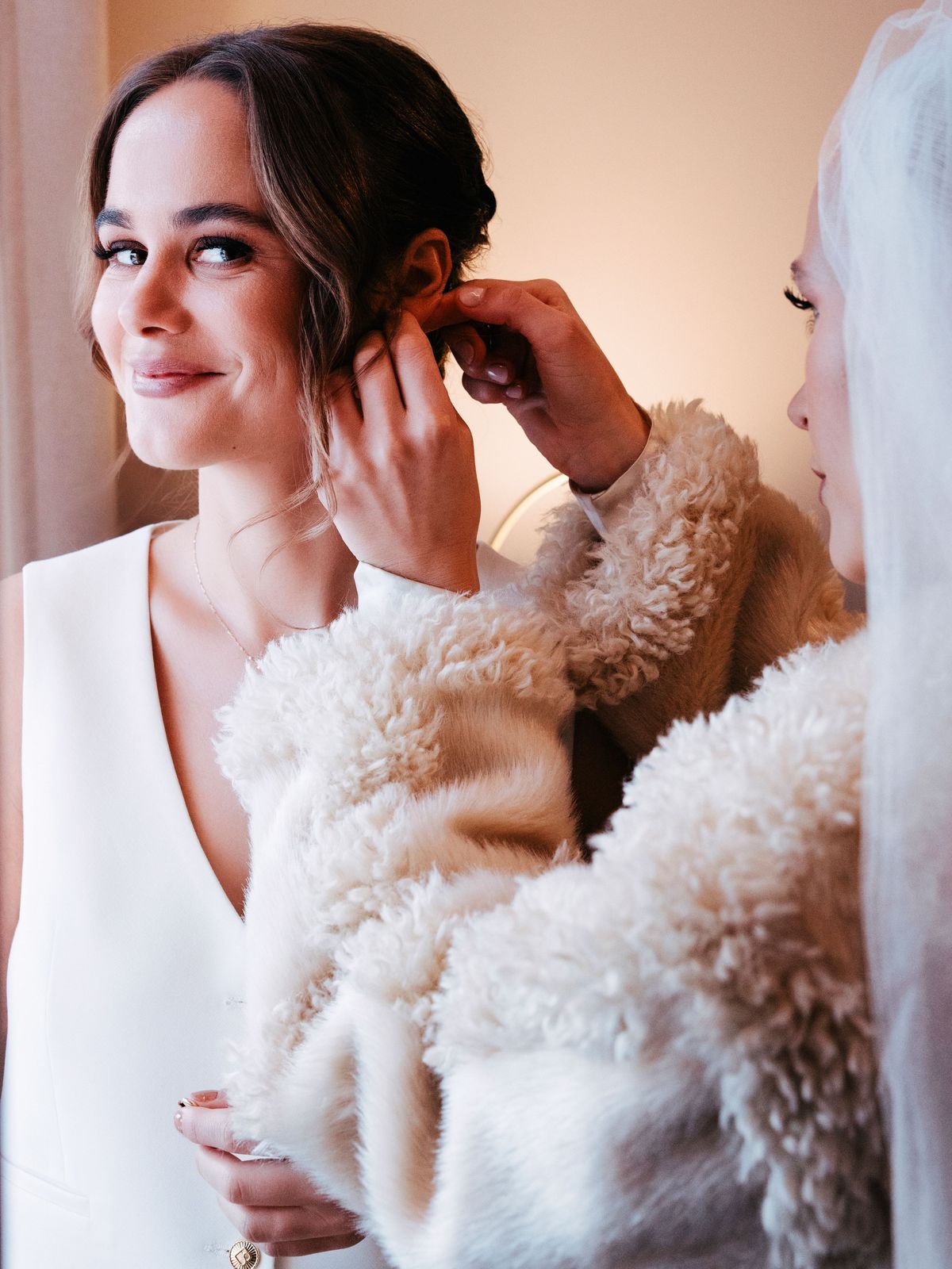 The bride rewore her grandmother’s wedding dress from 1950 to marry in ...