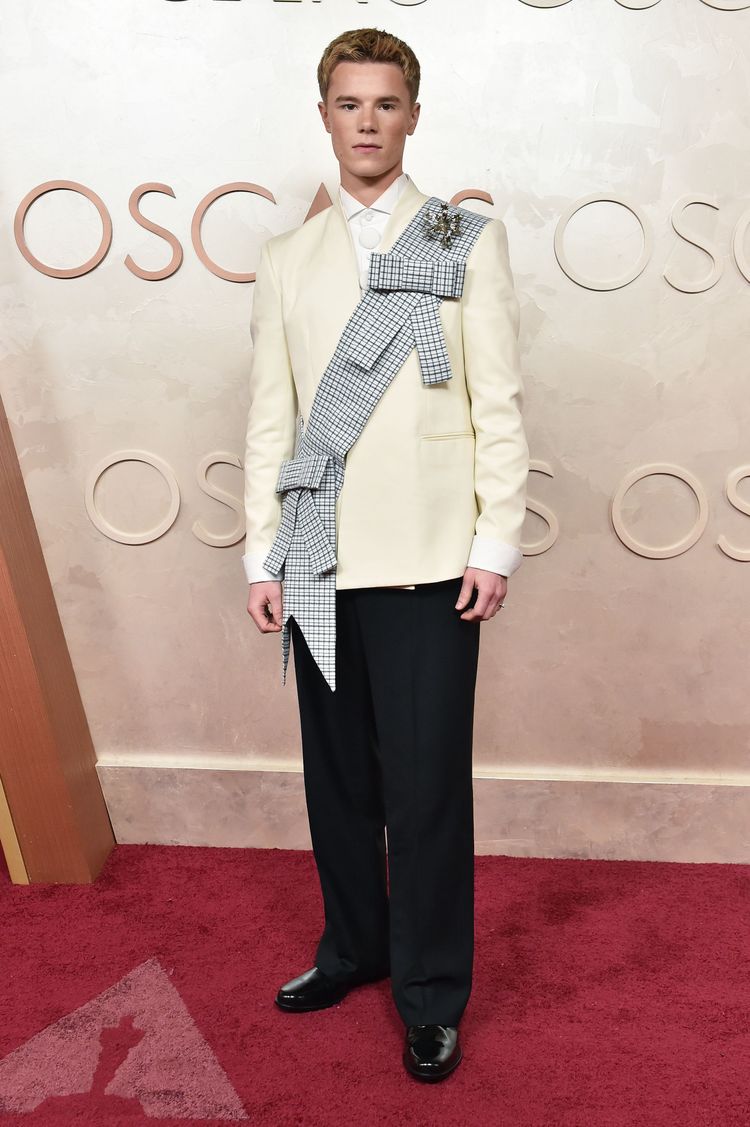 A detailed look at Edvin Ryding's red carpet look for the Oscars 2025 ...