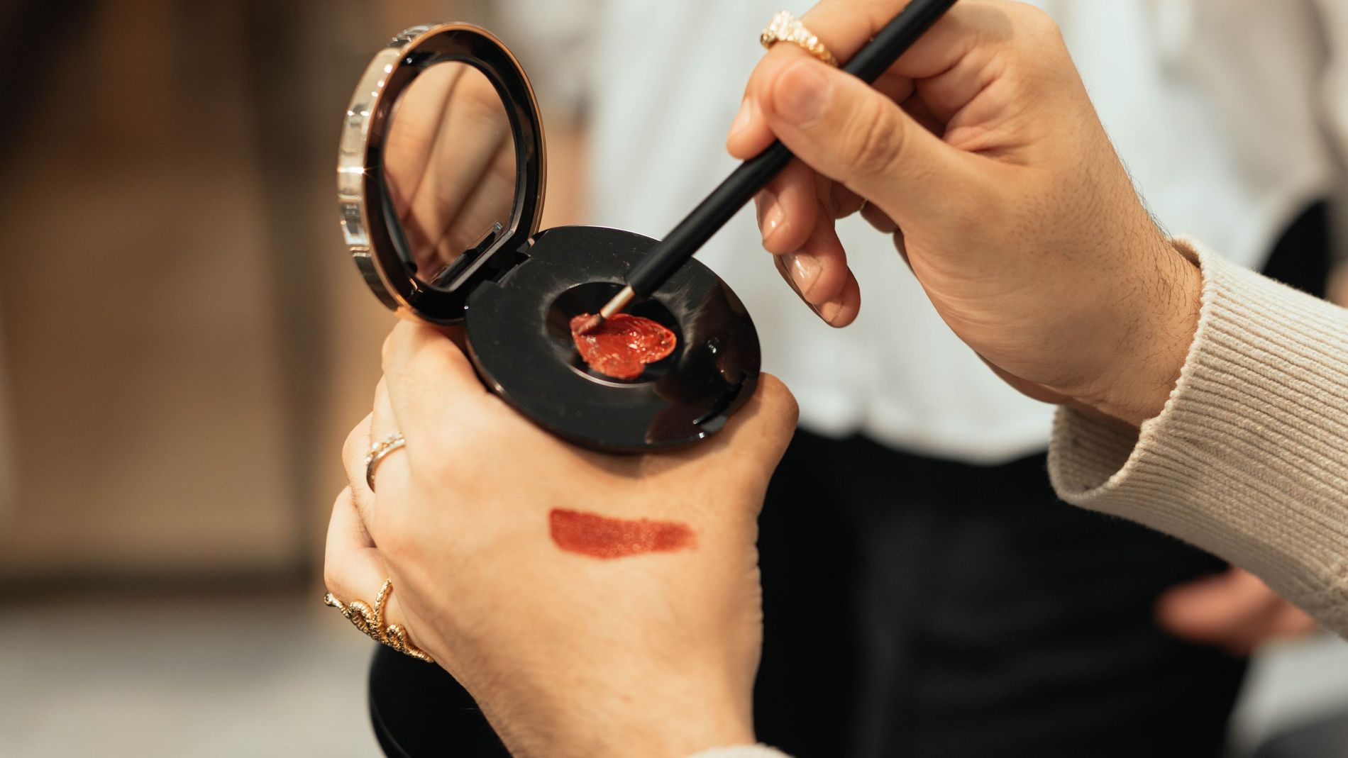 This device allows you to get any lip colour you want with just a tap ...