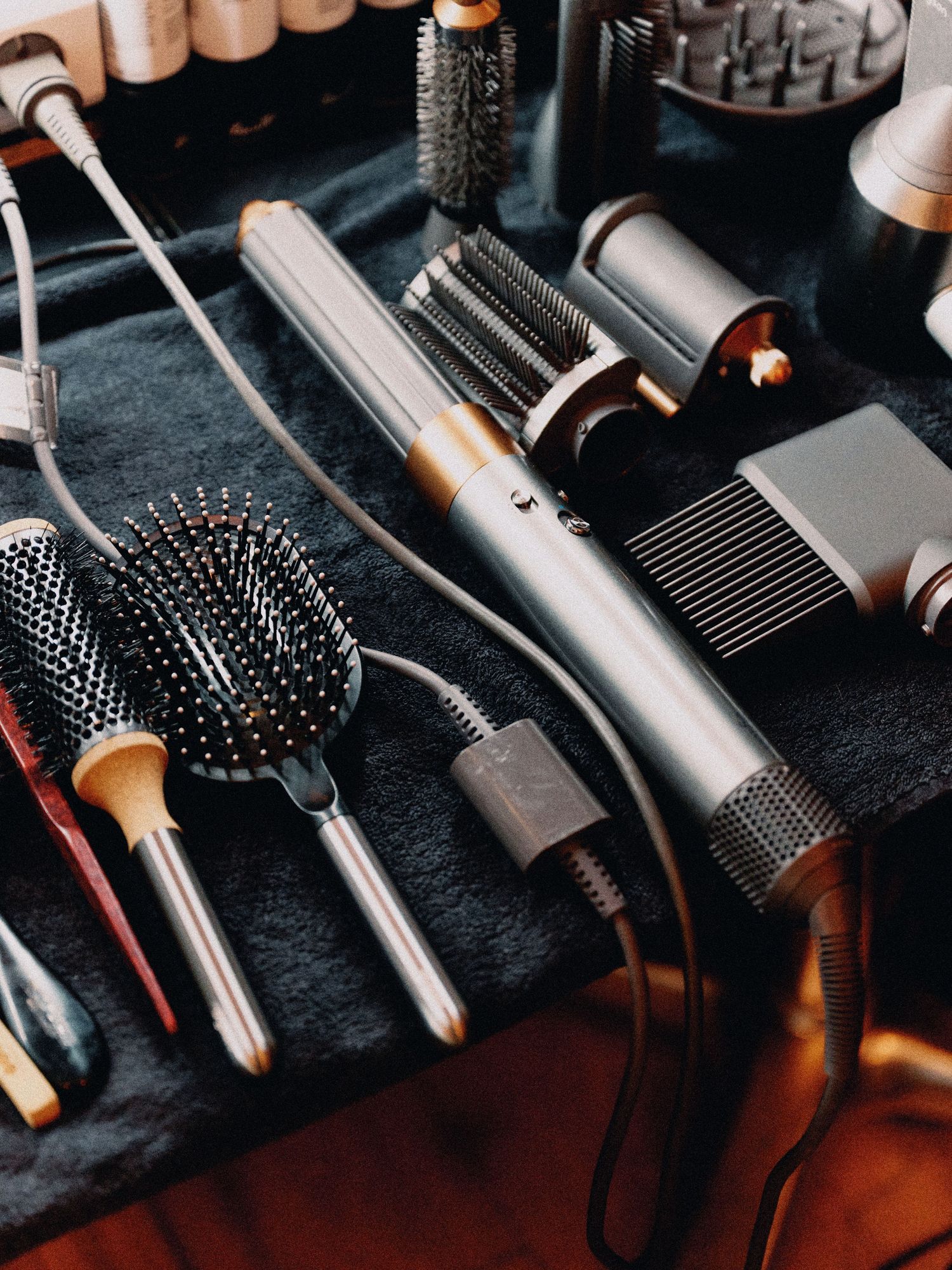 Exclusive: The secret to Saks Potts' natural, ocean-slicked (and ...