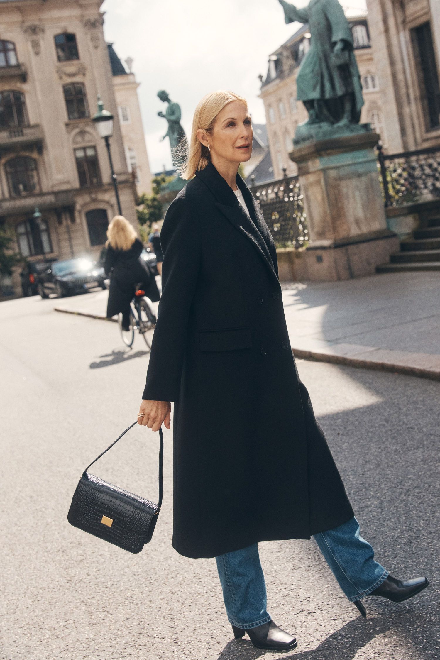 Kelly Rutherford is the face of The Curated's AW24 campaign - Vogue ...