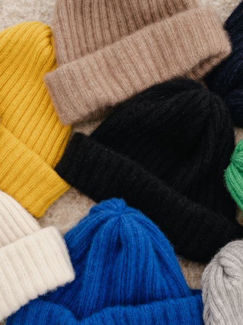 New label Shapka is helping Ukrainian refugees, one beanie at a time ...