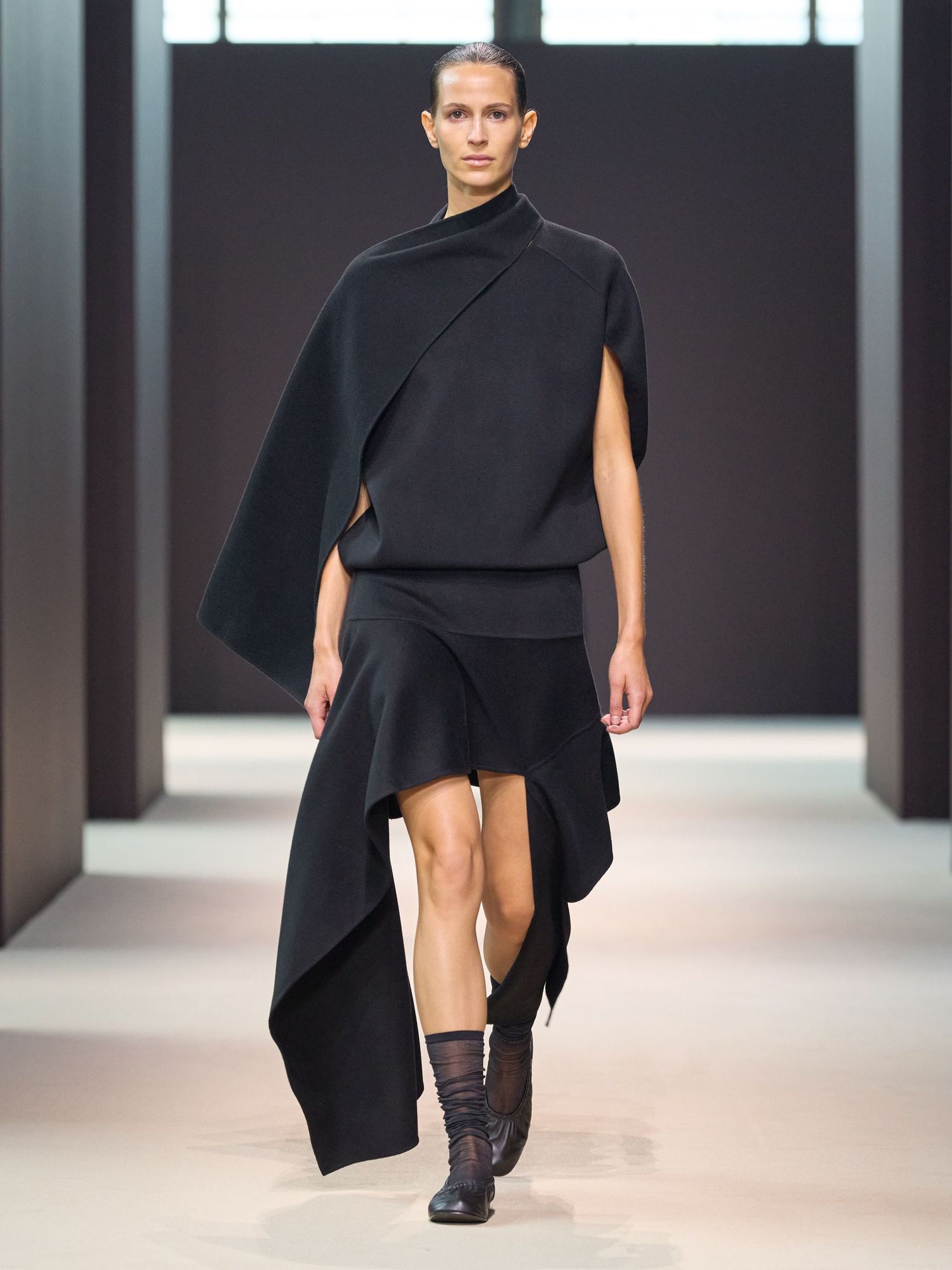See all the looks from COS' FW24 runway show at New York Fashion Week ...