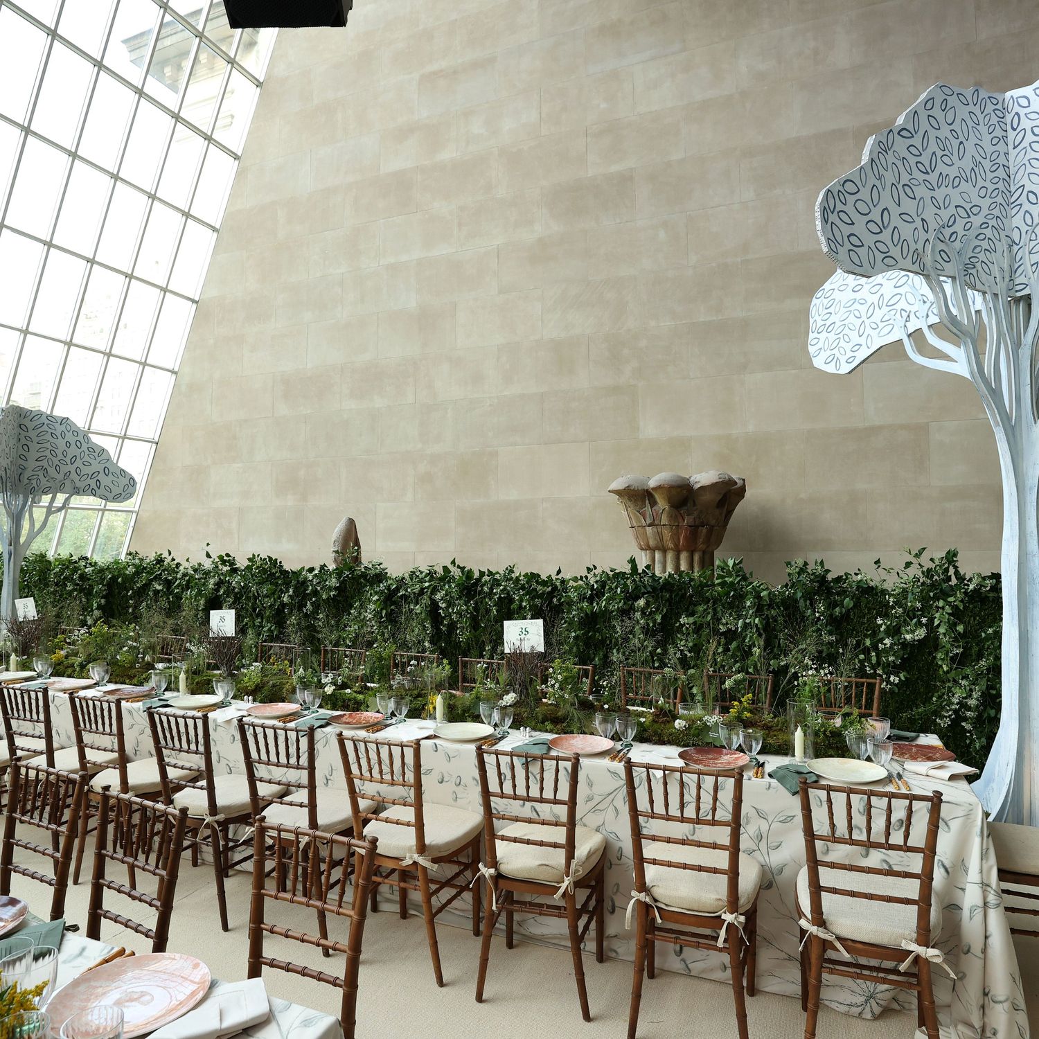 Let the Met Gala tablescape be your next dinner party inspiration ...