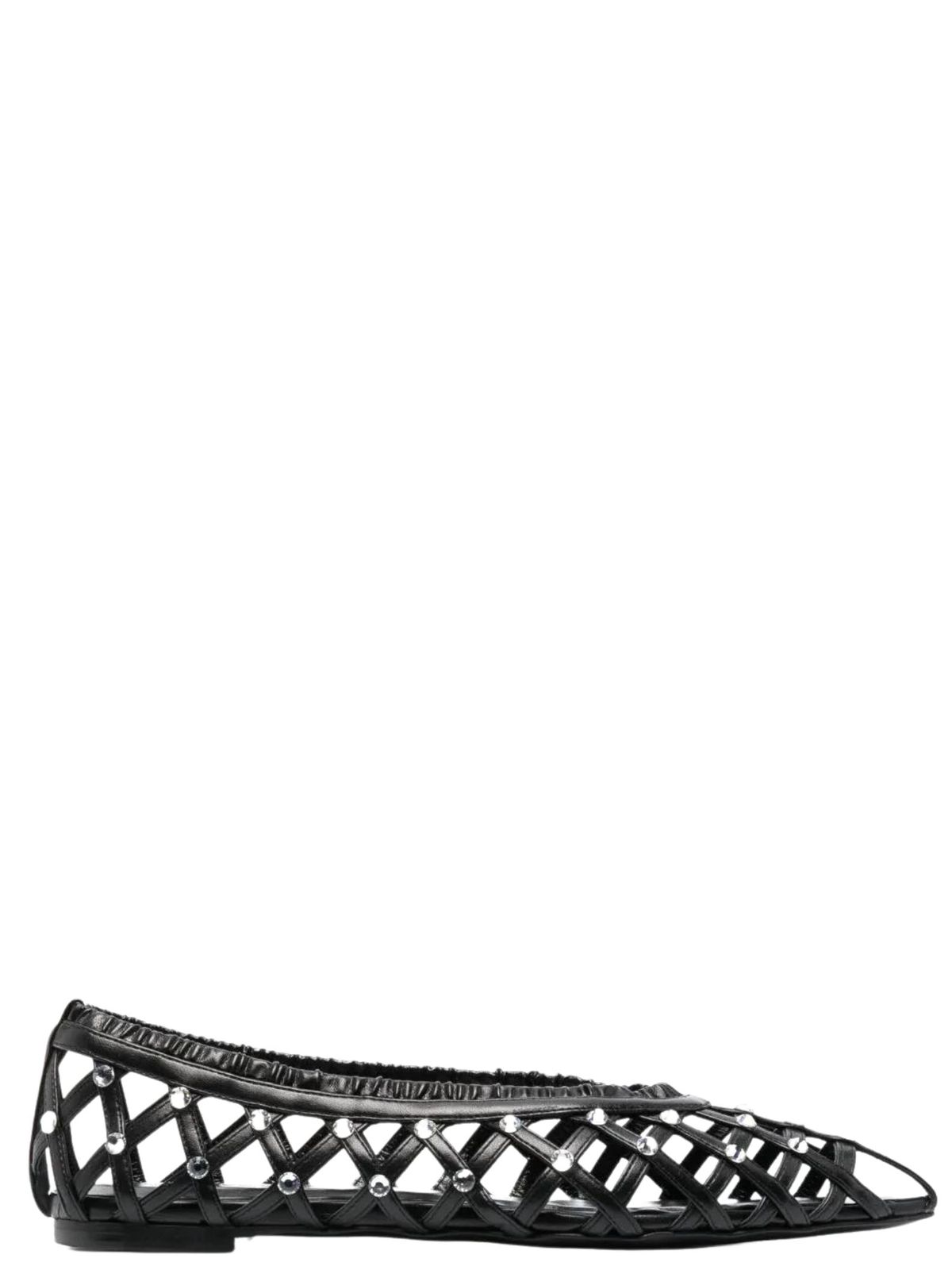 Plié your way into 2023's ballet flat trend like these Scandi ...