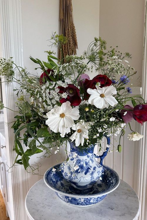 How to master the Midsummer tablescape, according to experts - Vogue ...