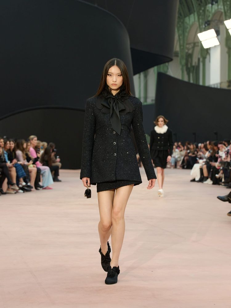 See all the looks from Chanel's FW25 ready-to-wear runway show at Paris ...