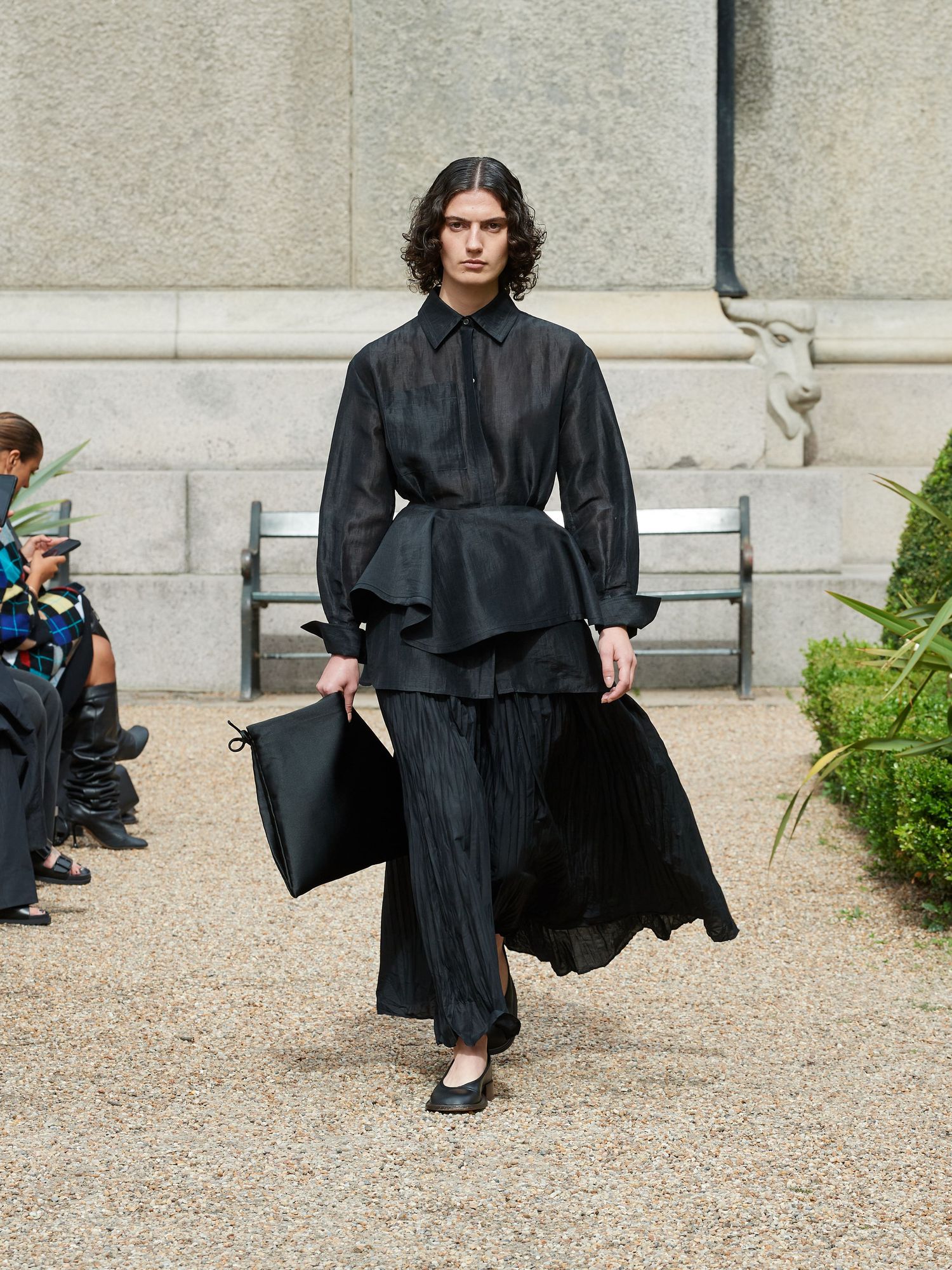 See all the looks from Mark Kenly Domino Tan's SS24 collection at ...