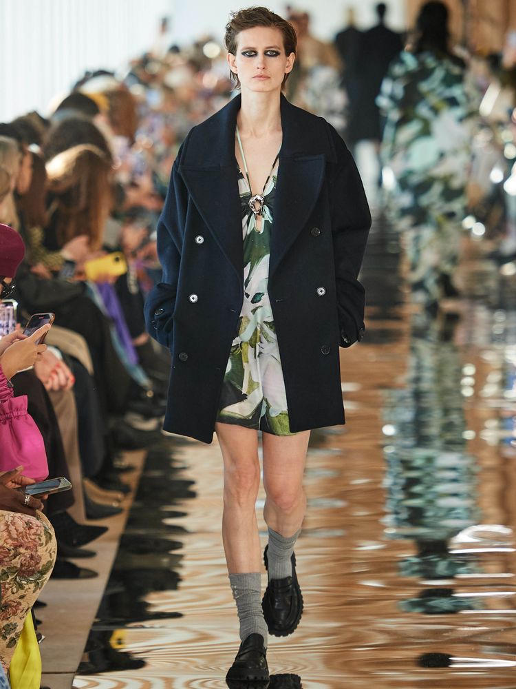 See all the new looks from Munthe’s AW23 runway collection - Vogue ...