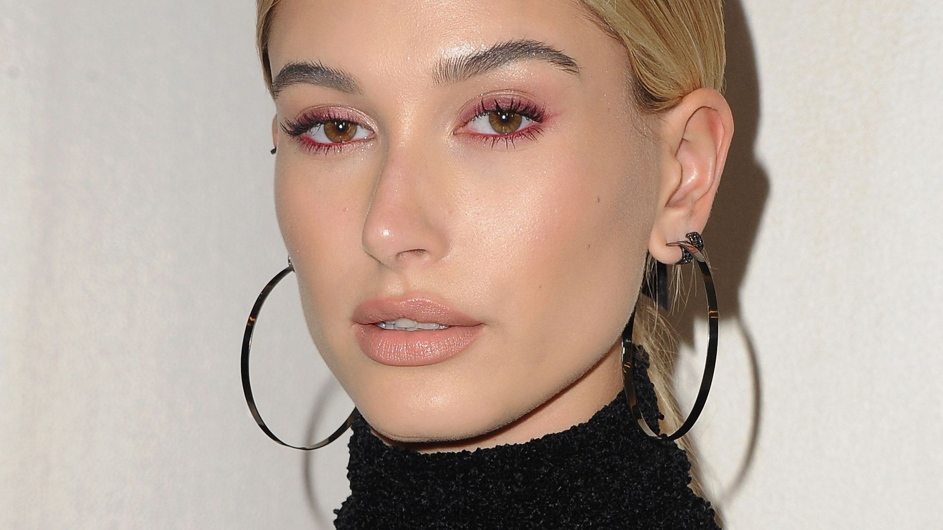The best Valentine's Day makeup inspiration courtesy of Hailey Bieber ...