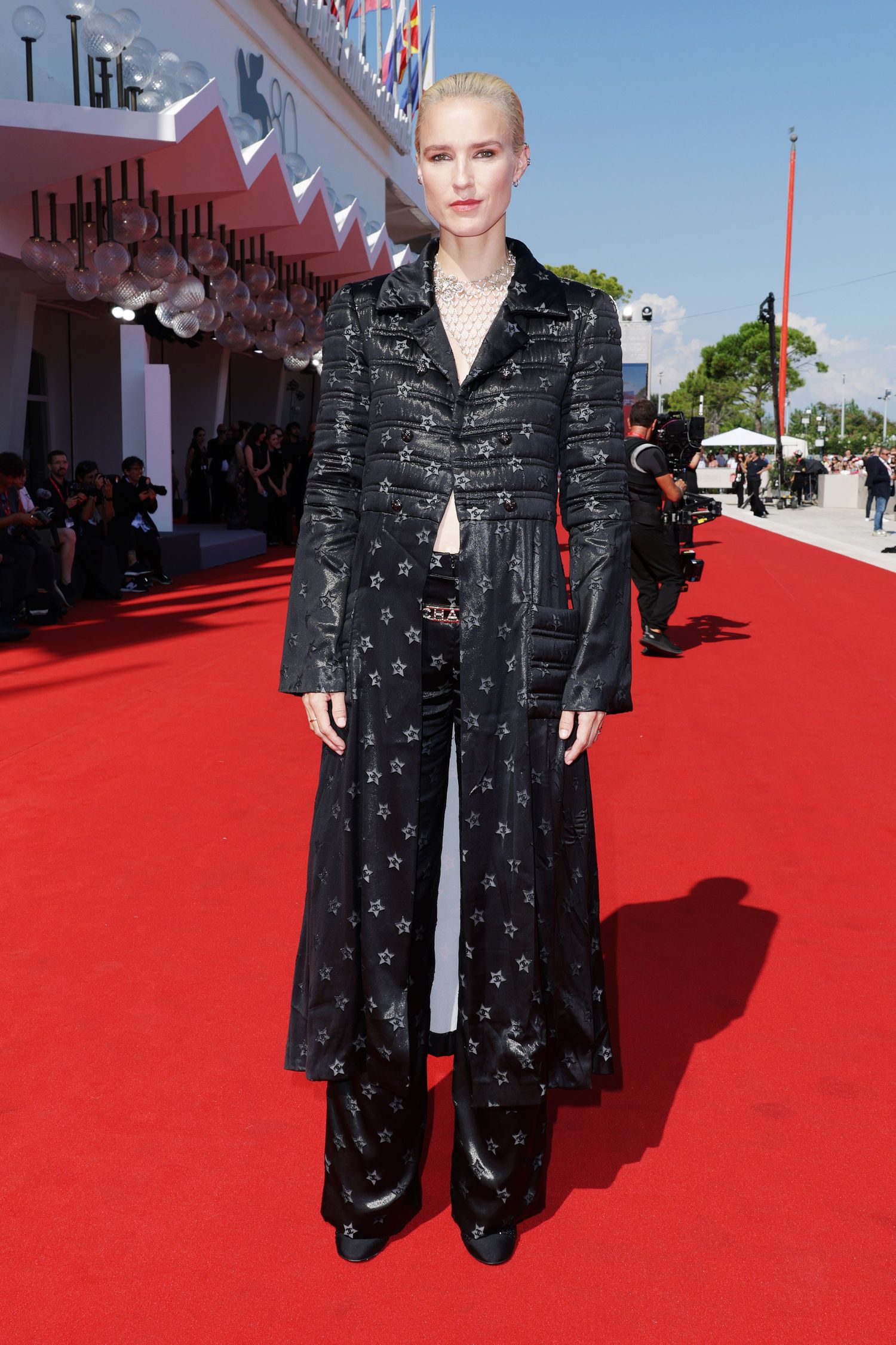 "Mads Mikkelsen is so sweet and very professional": Amanda Collin stuns ...