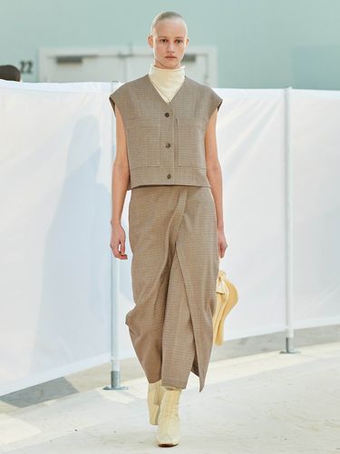 Browse all the best looks from Aeron’s AW23 collection - Vogue Scandinavia