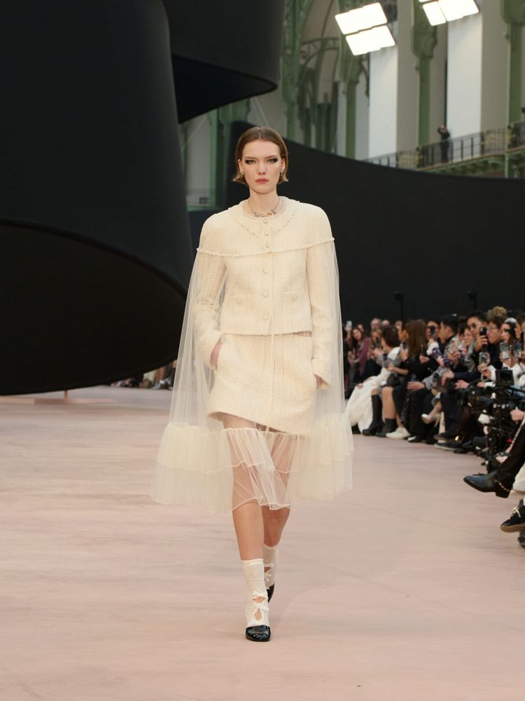 See all the looks from Chanel's FW25 ready-to-wear runway show at Paris ...