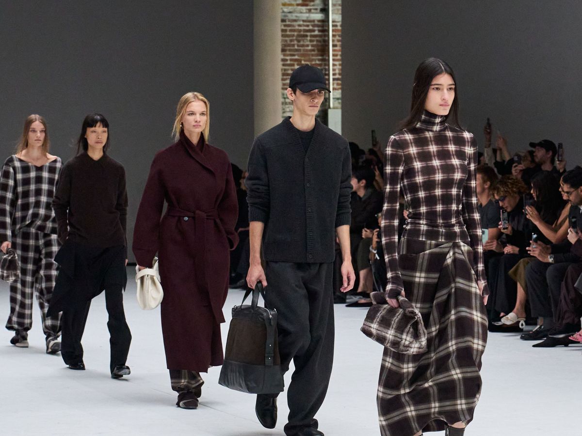 See all the looks from COS' FW25 runway show at New York Fashion Week ...
