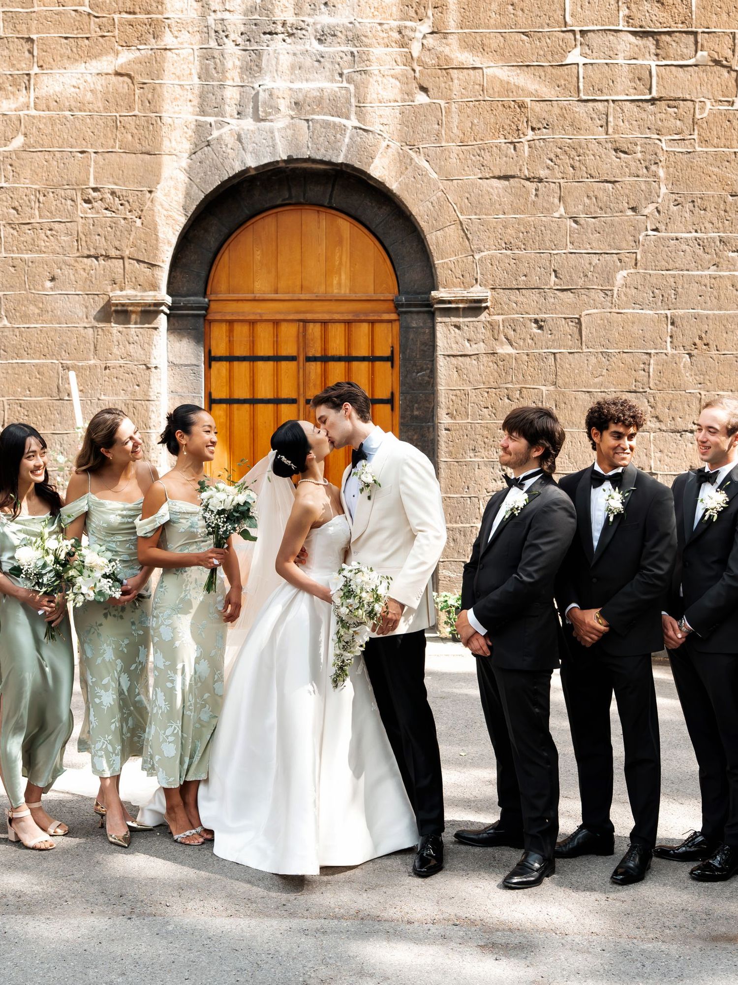 Pas de deux: These two ballet dancers married in Oslo's oldest church ...