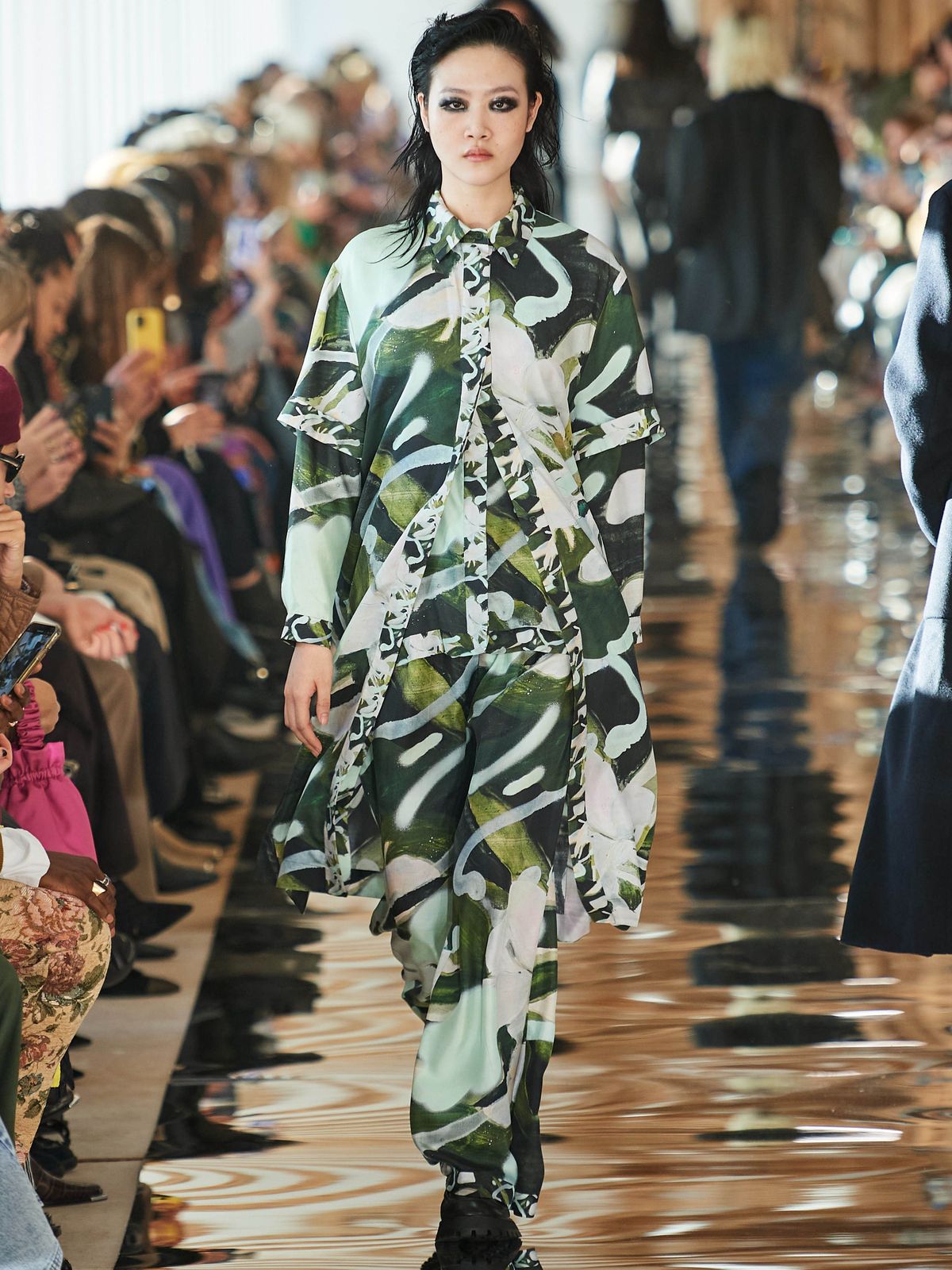 See all the new looks from Munthe’s AW23 runway collection - Vogue ...