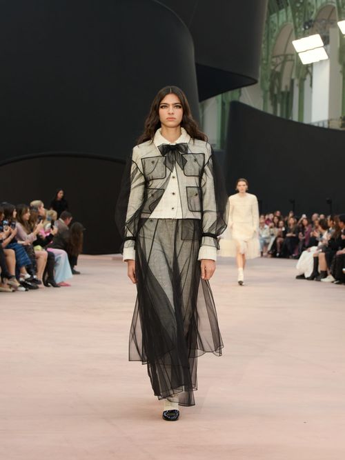 See all the looks from Chanel's FW25 ready-to-wear runway show at Paris ...