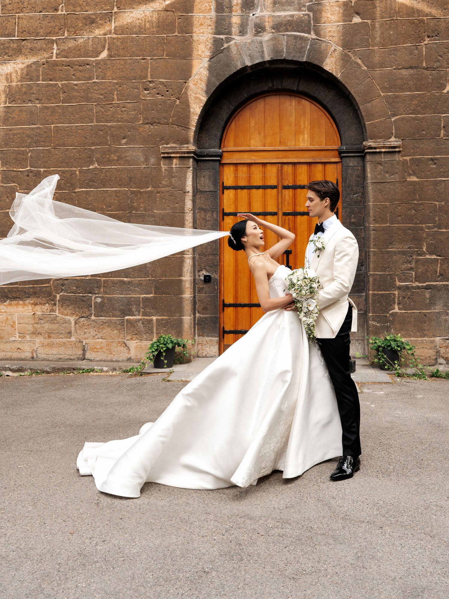 Pas de deux: These two ballet dancers married in Oslo's oldest church ...