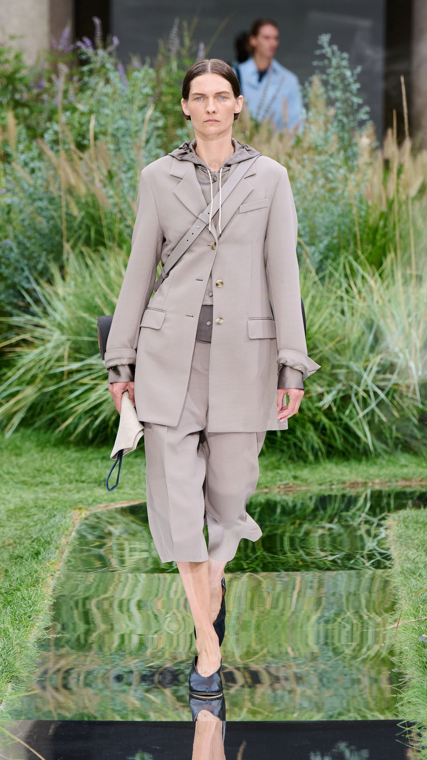 See all the looks form BOSS SS25 collection at Milan Fashion Week ...
