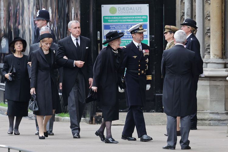 The Scandinavian royals pay their respects at Queen Elizabeth II’s ...