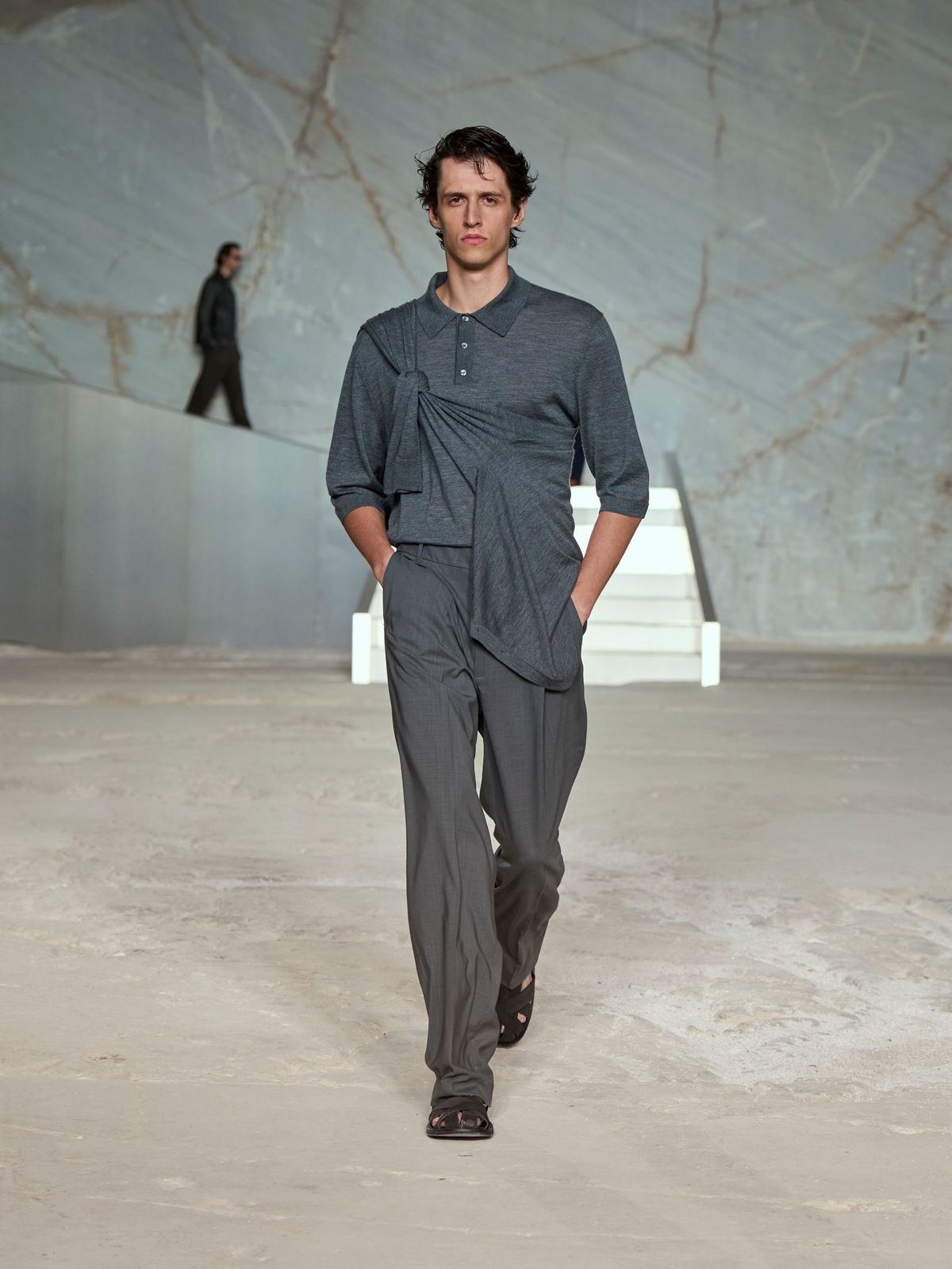 See all the looks from the COS spring/summer 2025 runway - Vogue ...
