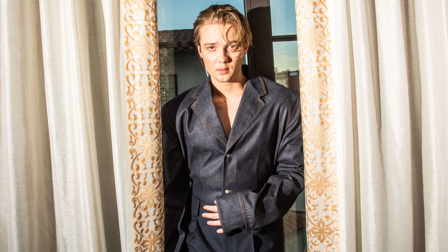 Get to know French-Finnish actor Edouard Philipponnat of 'Napoleon ...