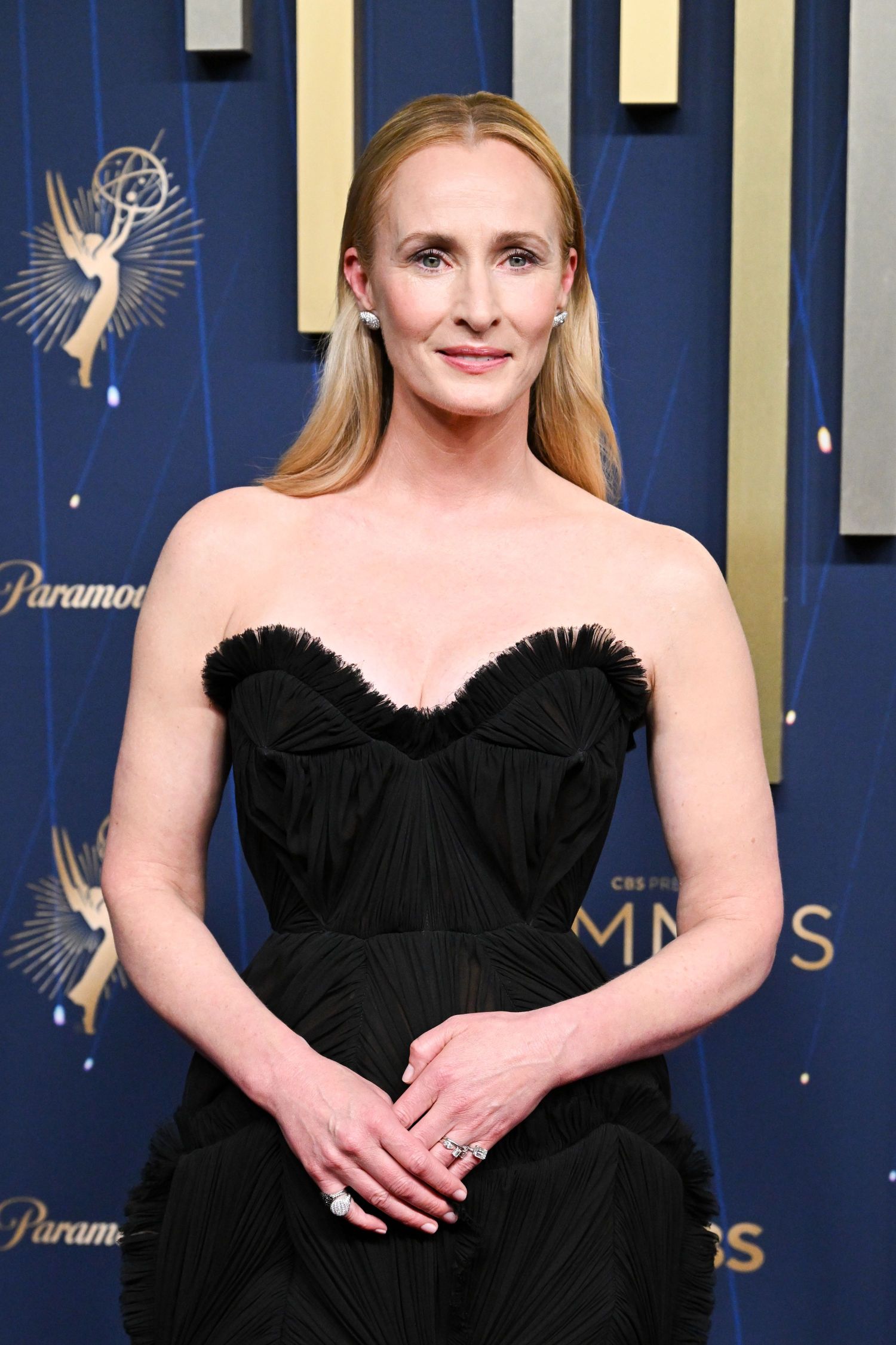 Actress Genevieve O’Reilly awes at the Emmys in ArdAzAei - Vogue ...