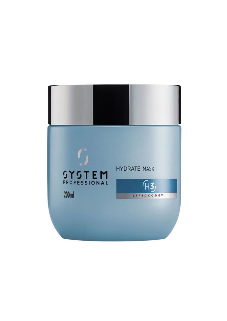 How to enhance natural curls, according to Idunn and Sofie Vollan ...