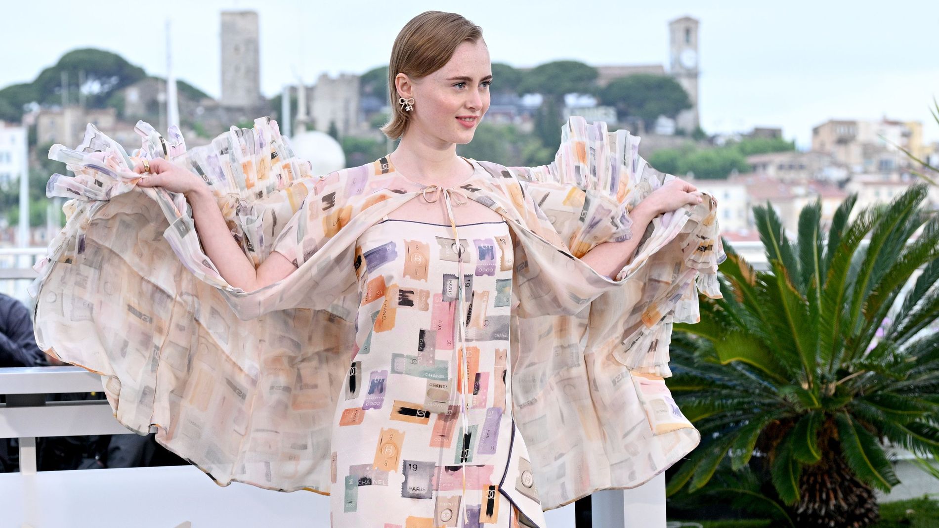 With two standout Chanel looks and a stunning performance, Icelandic ...