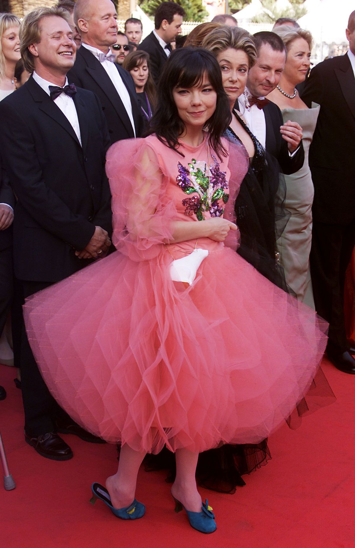9 of Björk's most iconic looks – from stage to the red carpet - Vogue ...