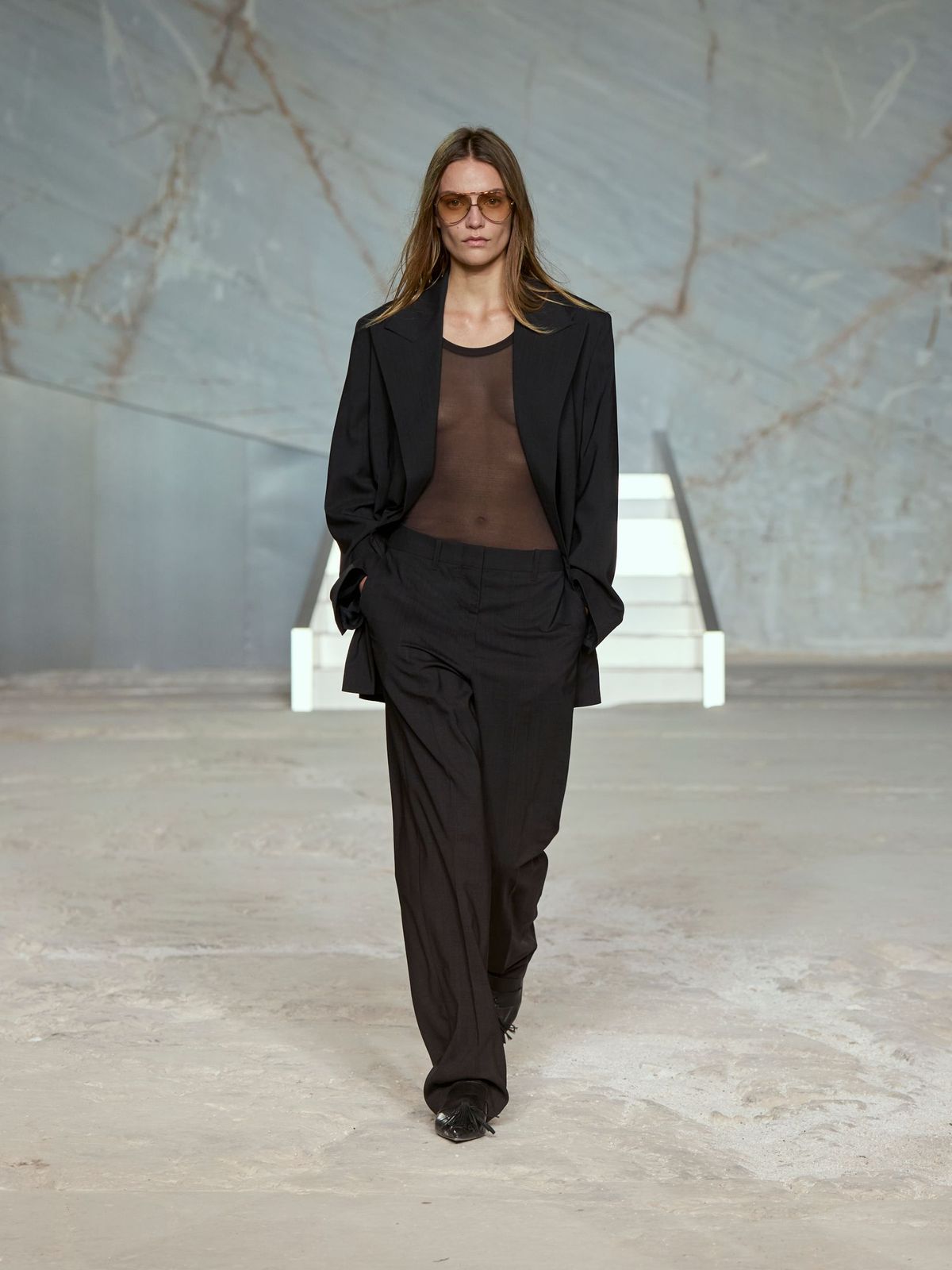 See all the looks from the COS spring/summer 2025 runway - Vogue ...
