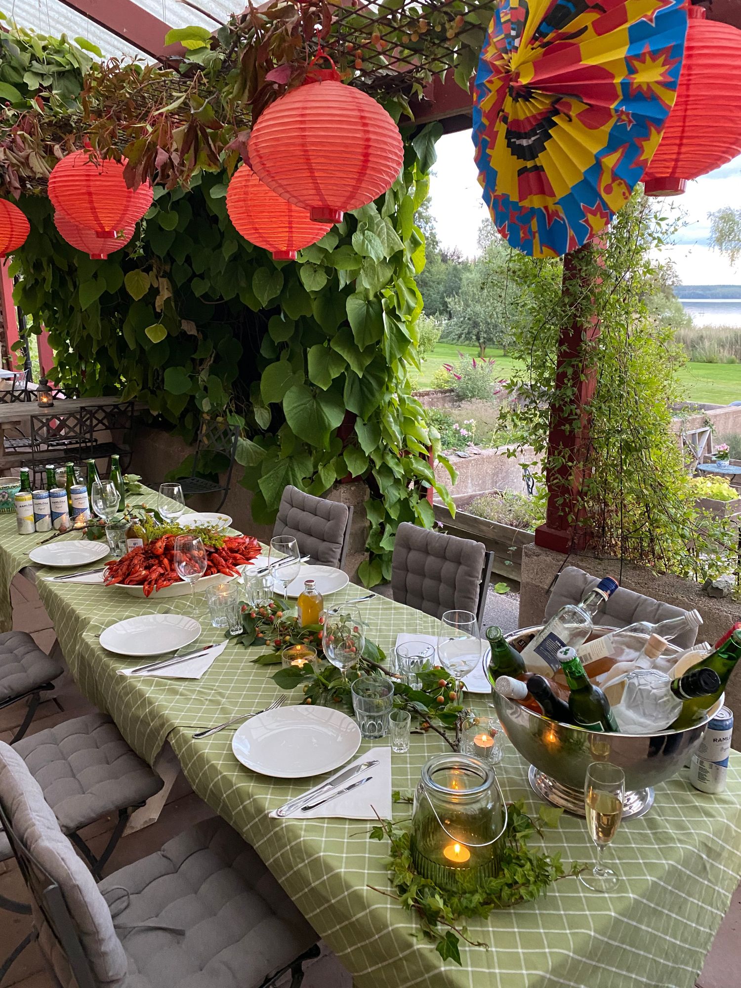 How 3 fashion insiders celebrated their Crayfish parties - Vogue ...