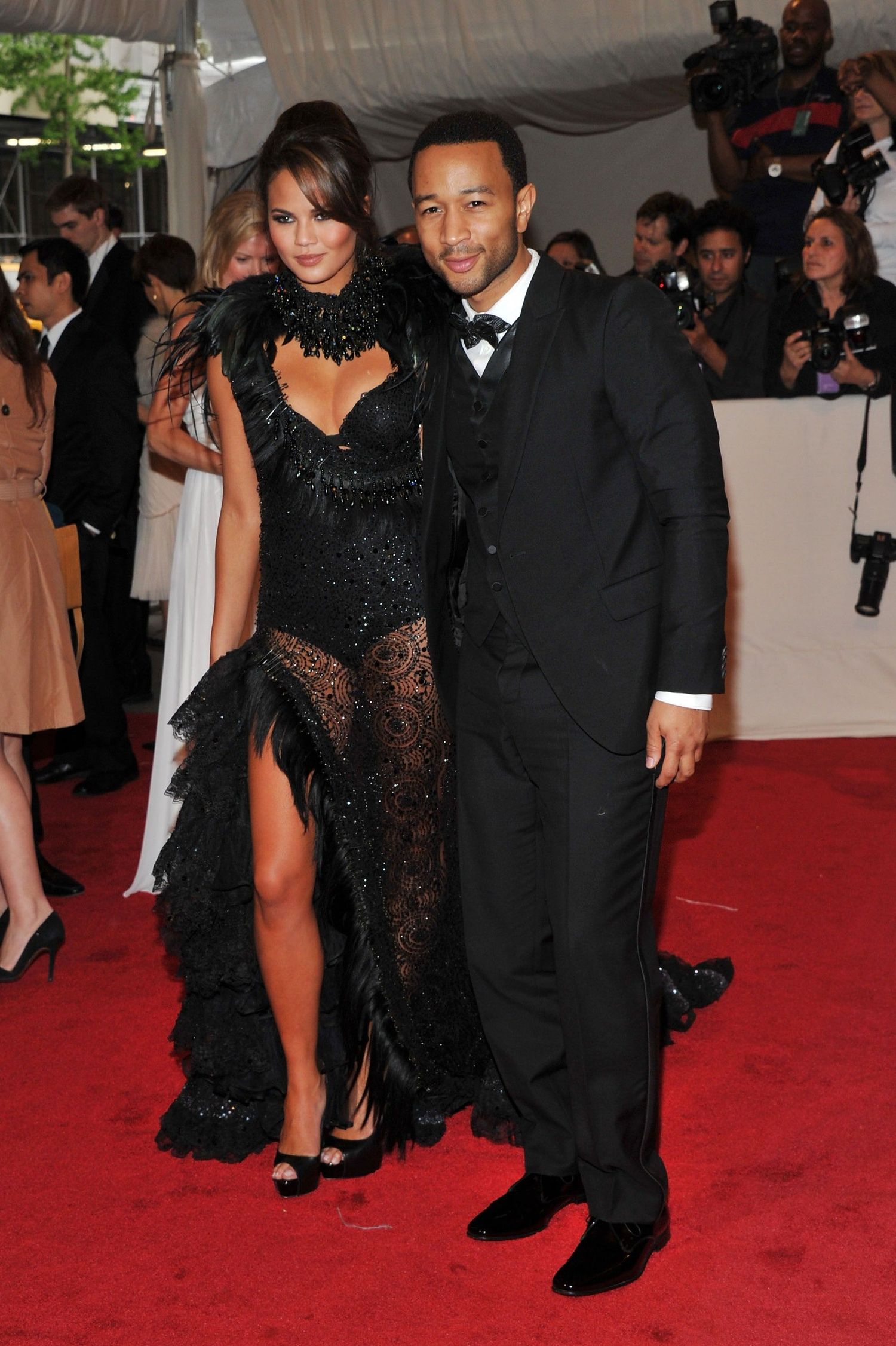 18 celebrity couples who shut down the Met Gala red carpet - Vogue ...