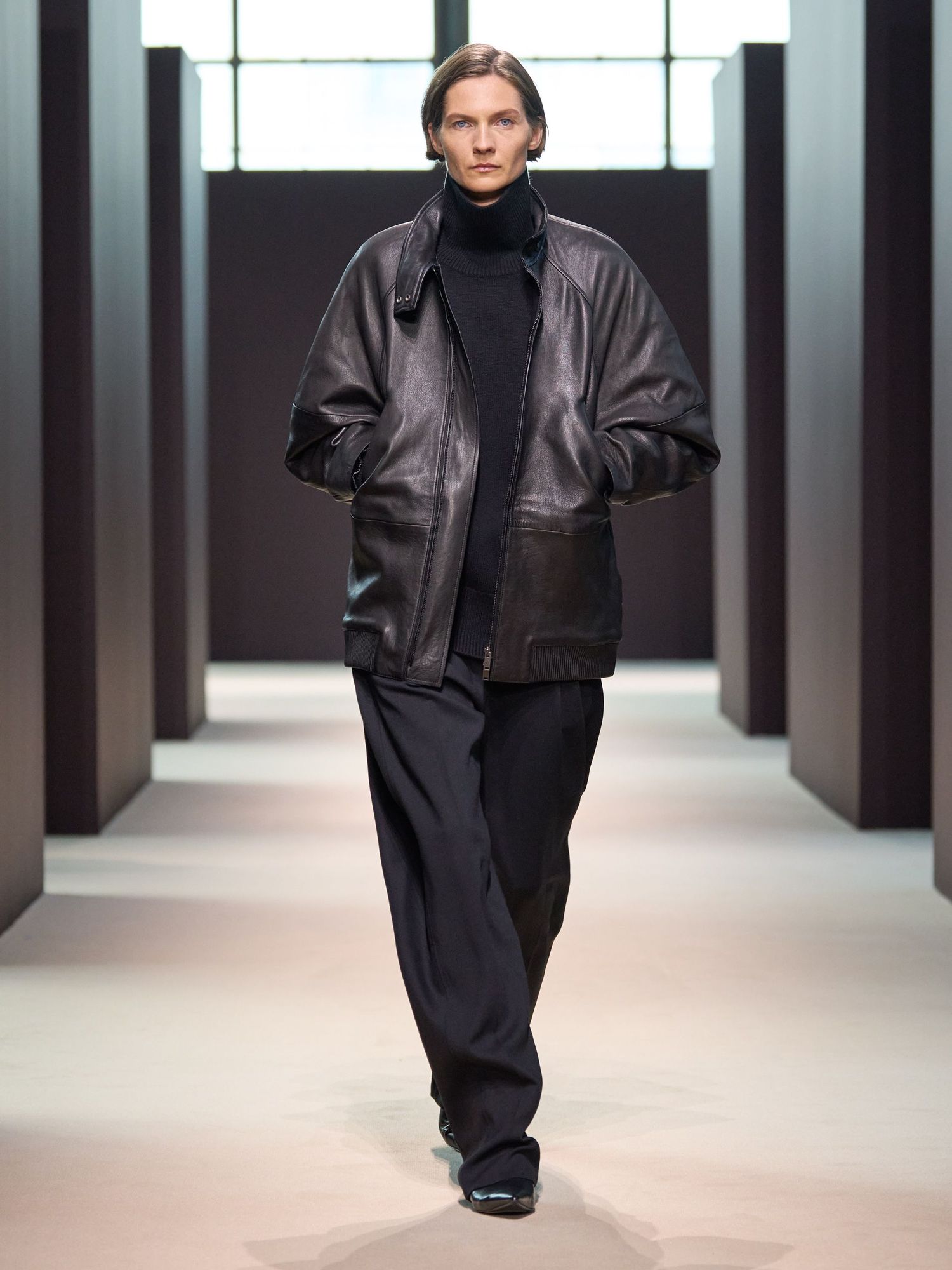 See all the looks from COS' FW24 runway show at New York Fashion Week - Vogue Scandinavia