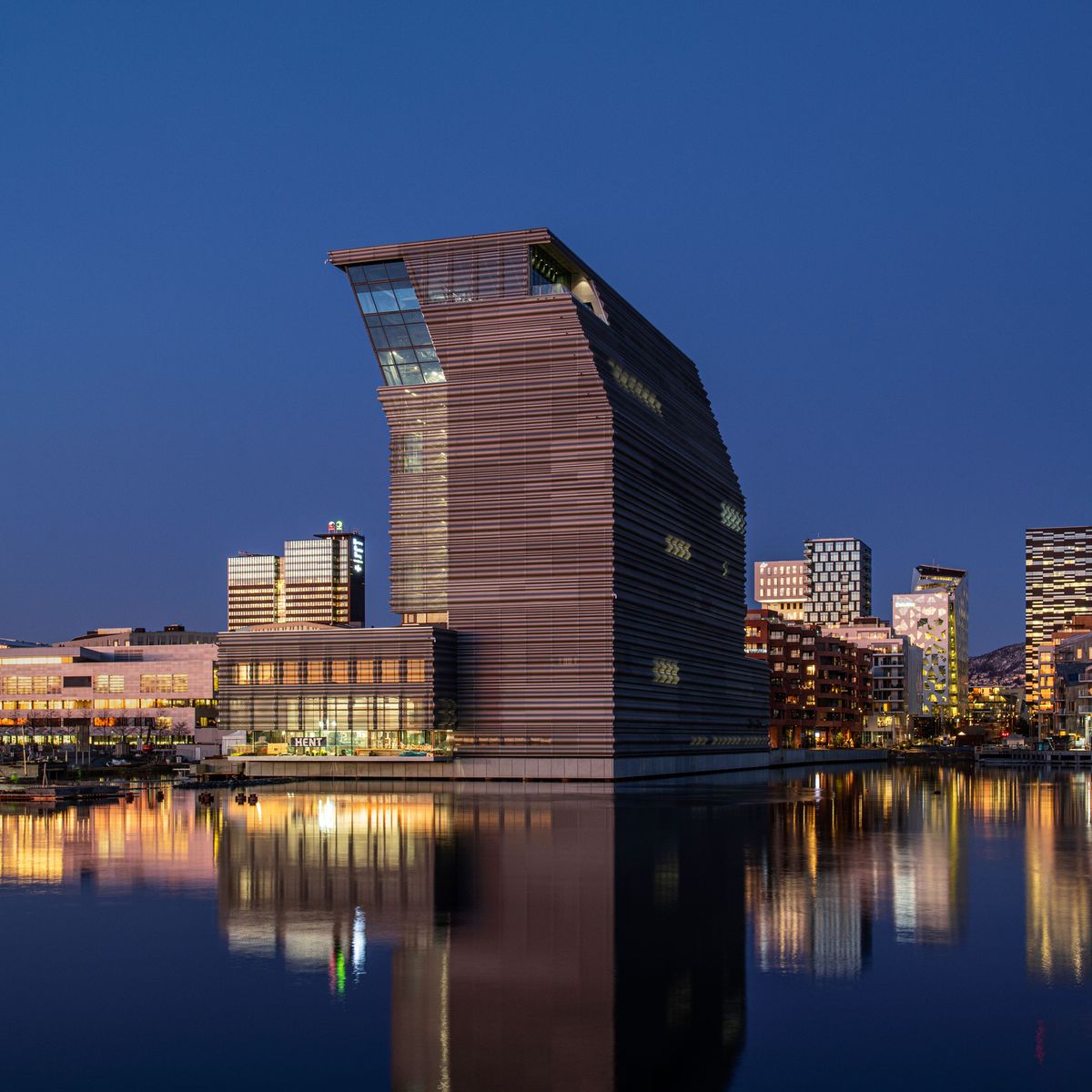 The best restaurants, bars, and cafés to visit in Oslo in 2022 - Vogue ...