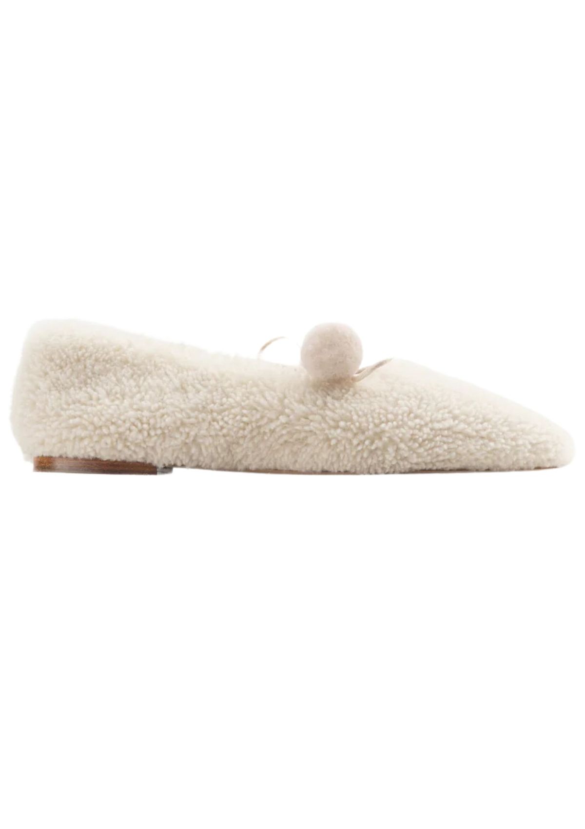 The best 20 fuzzy slippers to keep your feet warm this winter - Vogue ...