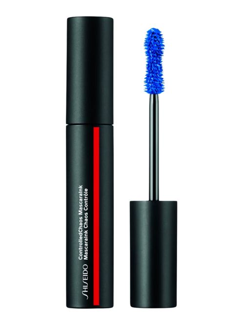 Blue mascara is the makeup trends to try in 2024 - Vogue Scandinavia