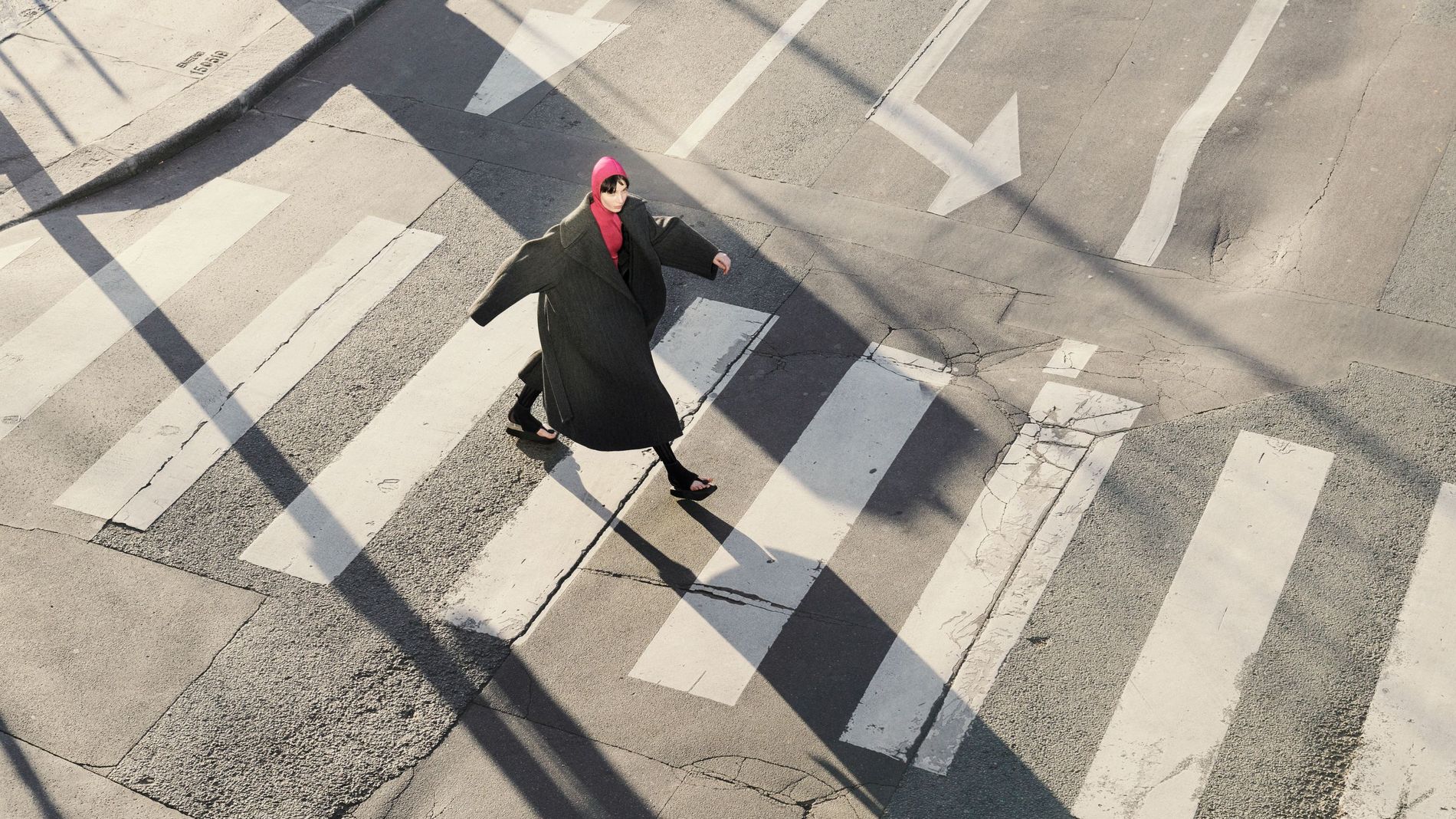 7 reasons why walking after eating improves your health - Vogue Scandinavia