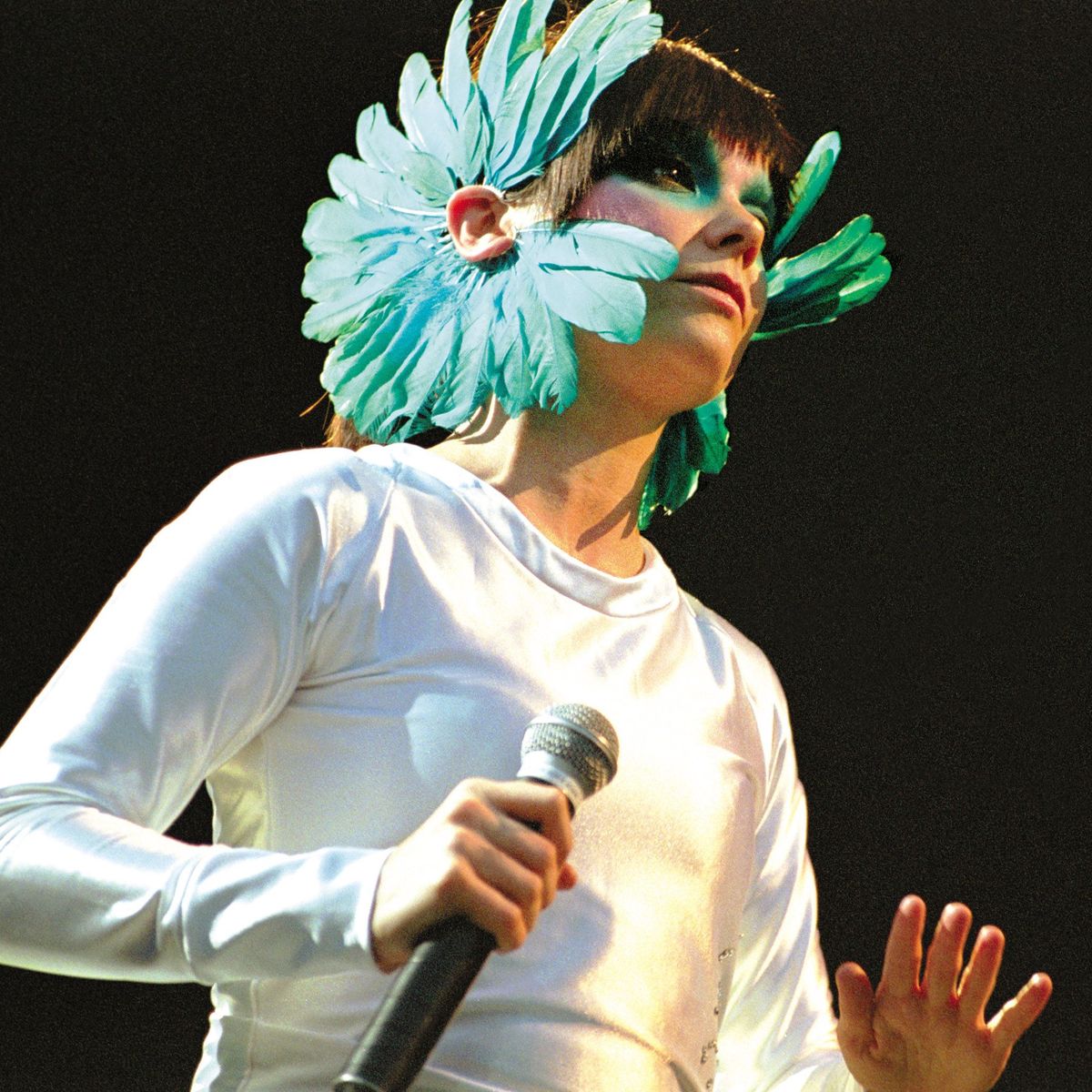 5 of Björk's most breathtaking on-stage fashion moments - Vogue Scandinavia