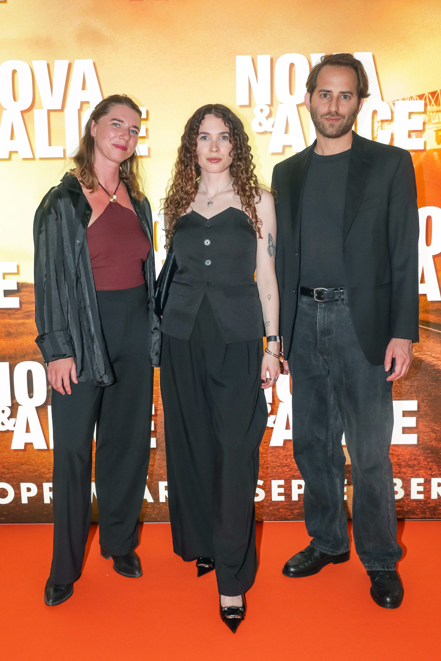 Hedda Stiernstedt and Josefin Asplund shine at the gala premiere of ...