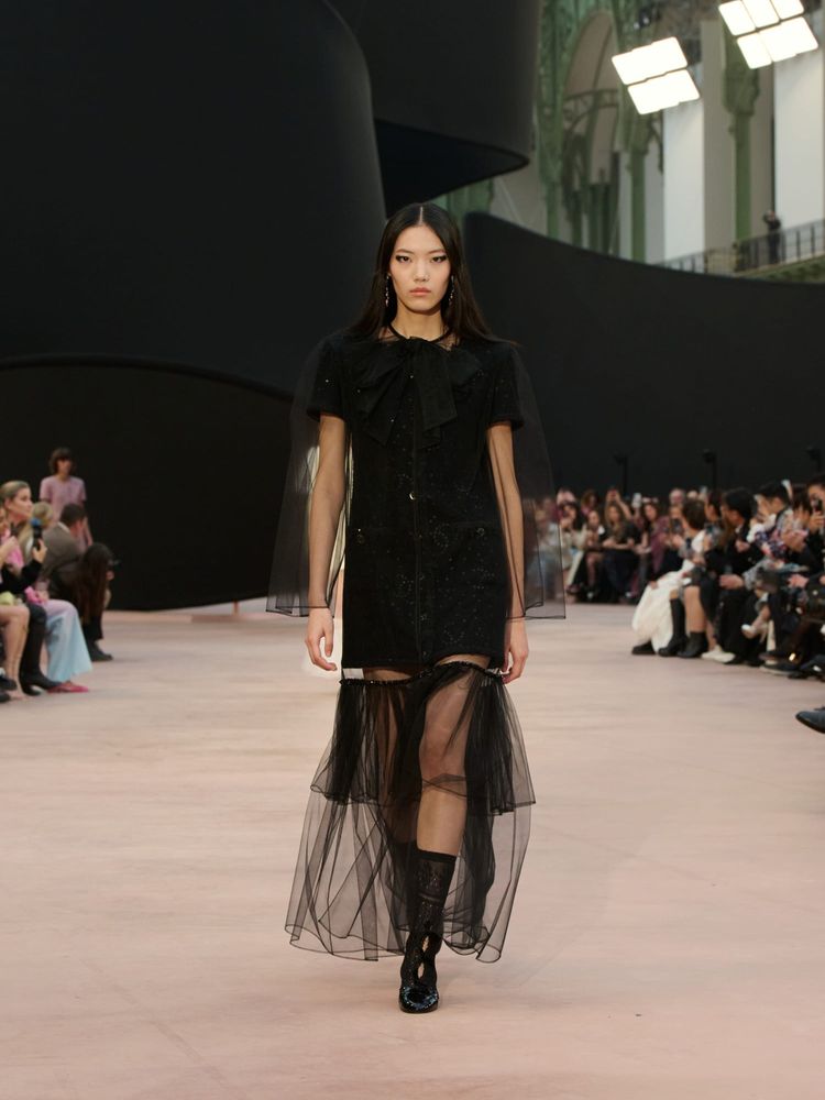 See all the looks from Chanel's FW25 ready-to-wear runway show at Paris ...