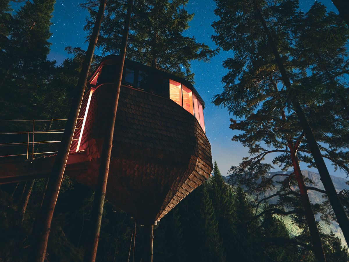 Vogue Scandinavia - Laura Hall