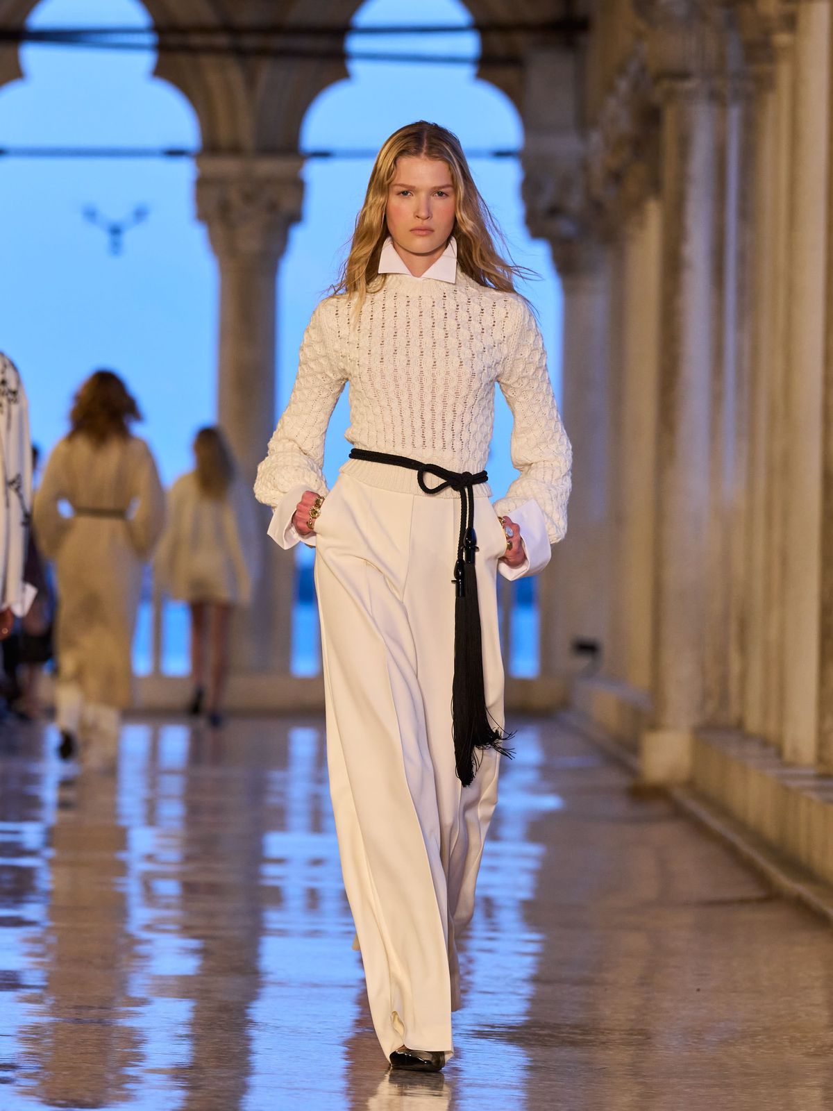 See all the looks from Max Mara's Resort '25 runway show in Venice - Vogue Scandinavia